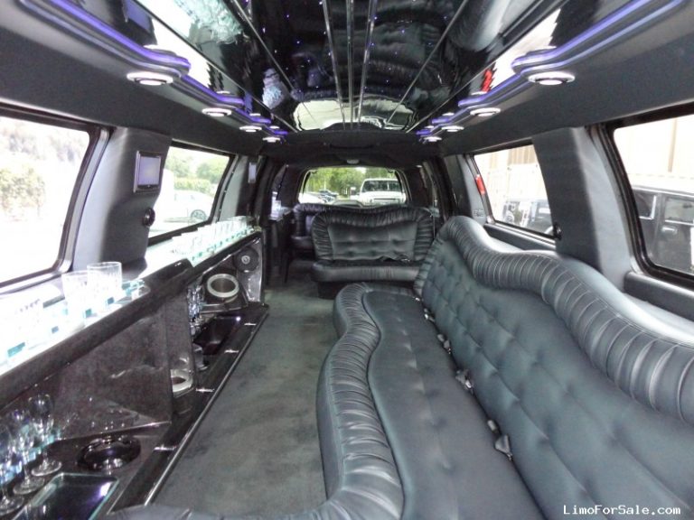 SUV LIMO BACK - Memphis Limousine Service